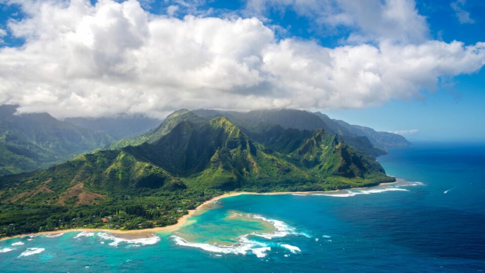 How to Choose the Perfect Private Jet for Hawaiian Getaway - Private ...