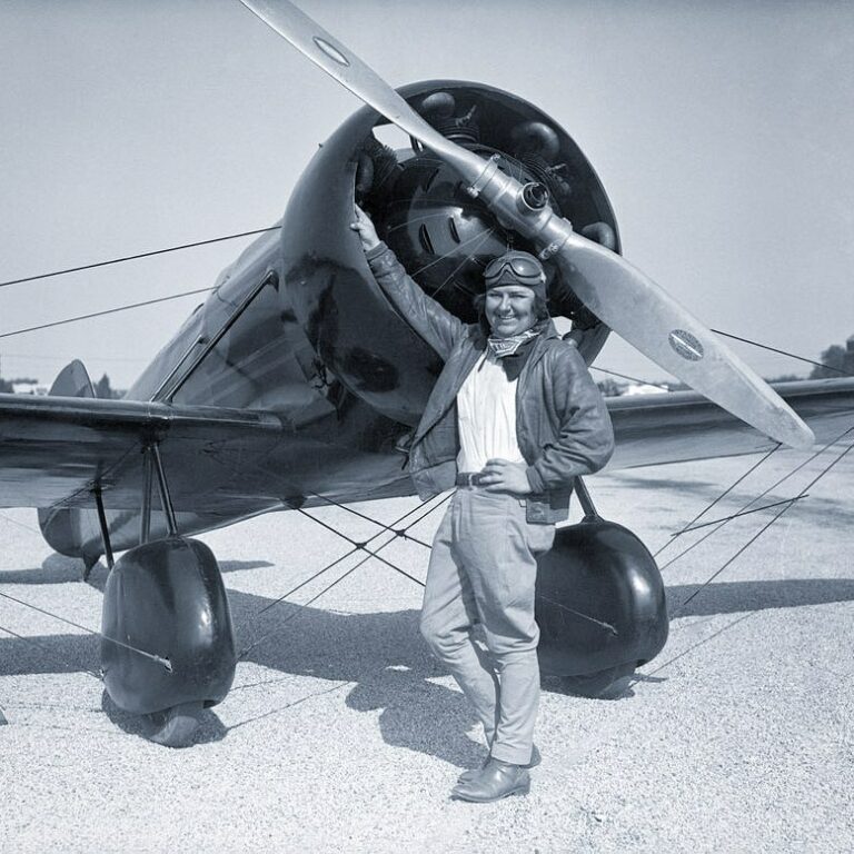 Top 12 Pilots Of All Time History – Private Jet Insider